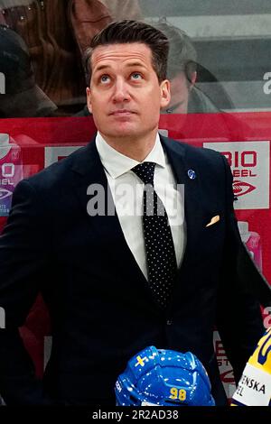 Sweden's head coach Sam Hallam watches the group A match between ...