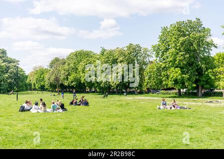 Acton Green Common, Turnham Green Terrace, Chiswick, London Borough of ...