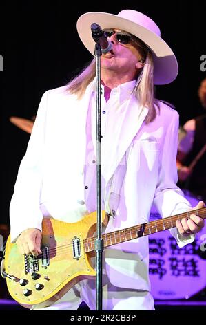 Robin Zander of the rock band Cheap Trick performing at the Carolina ...