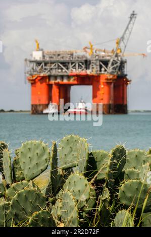 Offshore platform on way to location from shipyard Stock Photo - Alamy