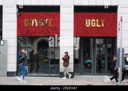 London, UK. 19th May, 2023. The Bilibili Gaming team stands on the ...