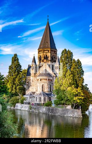 The old town architecture of Metz at the Moselle river Stock Photo - Alamy