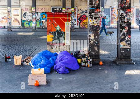 homeless man sleeping under a bridge Stock Photo - Alamy