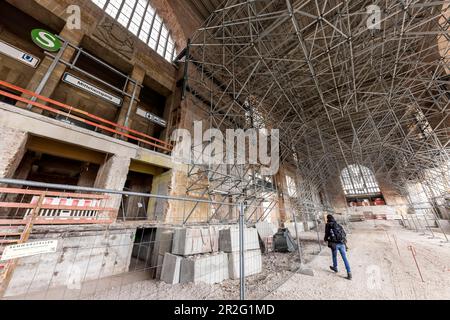 Scaffolding in the Bonatzbau, which is a listed building, open ...