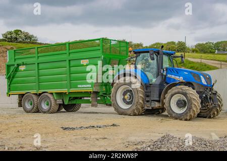 McCarthy Agri Contractros, Ballinadee, drawing silage near Timoleague ...