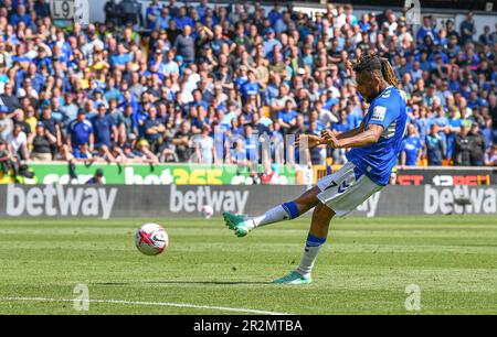 Dwight McNeil of Everton takes a shot on goal during the Premier League ...