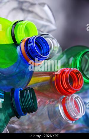 Empty colored drink bottles. Recyclable plastic waste Stock Photo - Alamy
