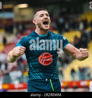 Warrington Wolves players celebrate victory against Catalans Dragons in ...