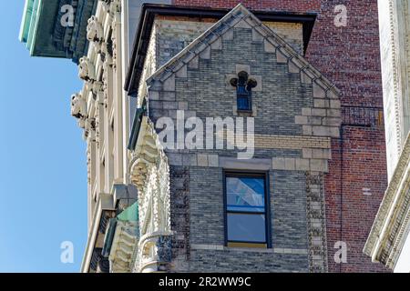 NYC landmark Decker Building is a melding of Moorish Revival and ...
