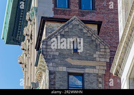 NYC landmark Decker Building is a melding of Moorish Revival and ...