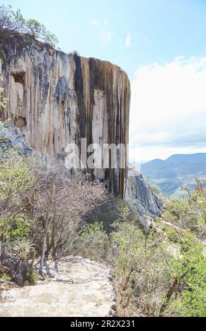 The unique frozen waterfalls and travertine pools of Hierve el Agua in ...