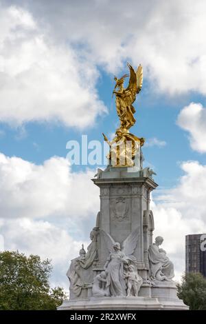 The Golden Angel of Victoria Memorial in London Stock Photo - Alamy