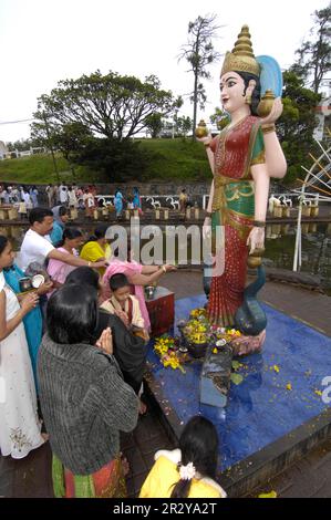 Parvati, Indian Ocean, woman of Shiva, sacred Hindu lake of Ganga Talao ...