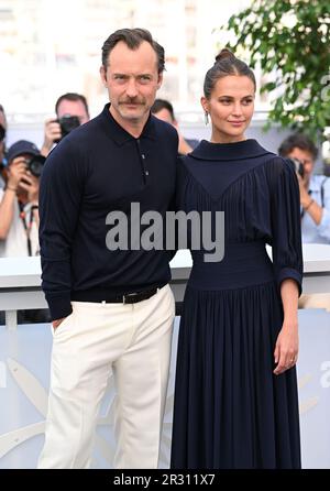 Firebrand film Jude Law & Alicia Vikander Stock Photo - Alamy