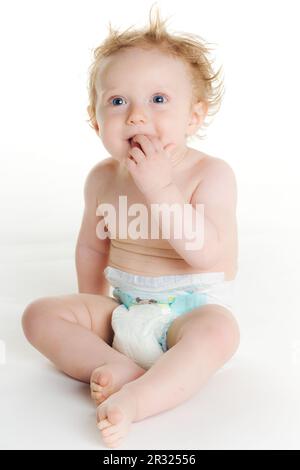 Baby in windel Stock Photo - Alamy
