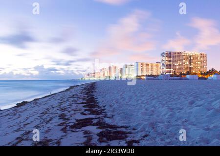 Morning mood on the beach, Miami, USA Stock Photo - Alamy