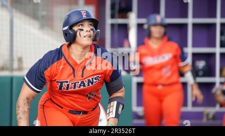 Cal St. Fullerton infielder Daisy Munoz runs to first base during an ...