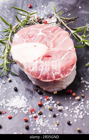 Raw veal cross cut shank meat osso buco, cooking italian ossobuco ...