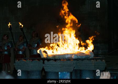 The burning of a Roman soldier corpse, Bracara Augusta street acting in ...