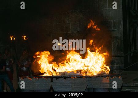 The burning of a Roman soldier corpse, Bracara Augusta street acting in ...