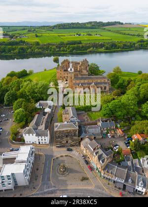 Linlithgow Palace from the Loch The ruins of Linlithgow Palace are ...
