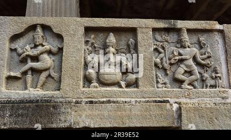 Carvings on the Sri Kamakshi Vaidyanatha Swamy Temple, Pushpagiri ...