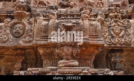 Carvings on the Shiva Vishnu Twin Chenna Kesava Temple, Pushpagiri ...