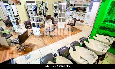 Inside empty hair salon Stock Photo - Alamy