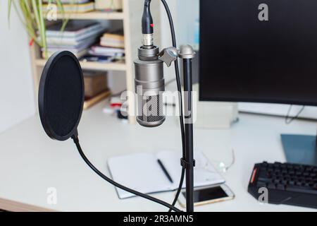 Microphone modern radio station broadcasting studio Stock Photo - Alamy