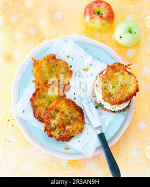 Potato Rosti Cakes Stock Photo - Alamy
