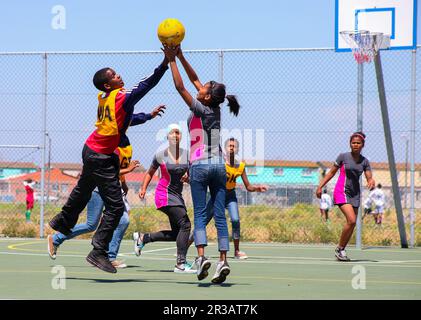 black african girl playing netball Stock Photo - Alamy