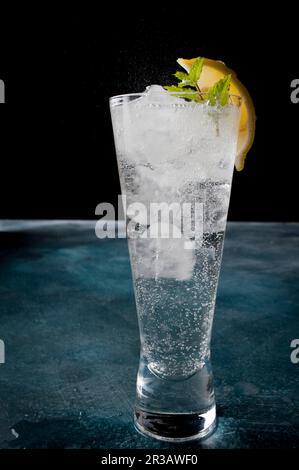 Lemon mint mocktail Stock Photo - Alamy