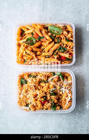 Quick pasta salad 'To Go Stock Photo - Alamy