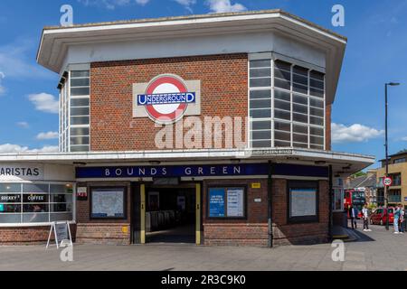 Bounds Green station building Stock Photo - Alamy