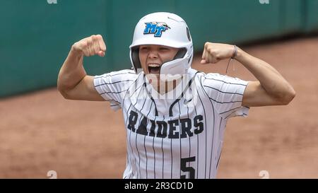 Middle Tennessee State University infielder Laura Mealer (5) during an ...