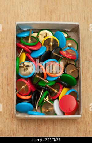 Box of drawing pins Stock Photo - Alamy
