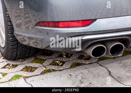 Internal combustion engine - passenger car - road traffic - pollution ...