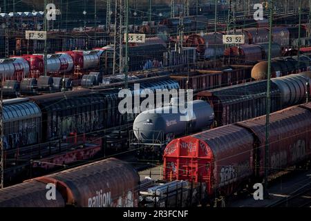 Train formation facility, marshalling yard, freight trains, Hagen, Ruhr ...
