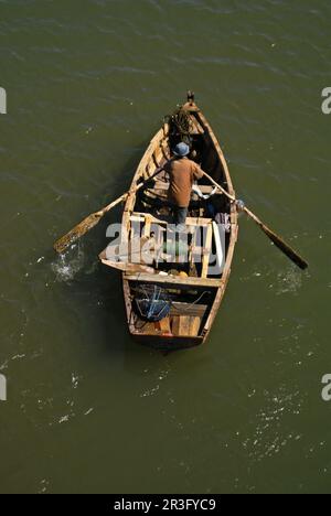Rio Oum-er-Rbia y muralla portuguesa.Casbah de Boulaouane.Azzemour ...