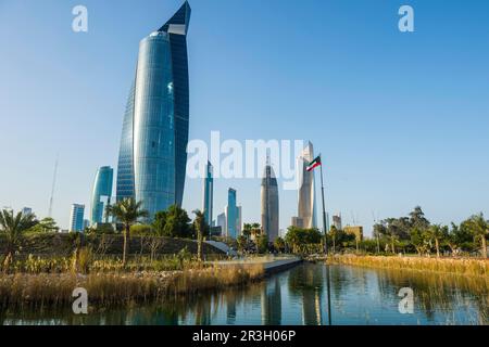 Al Hamra tower and the Al Shaheed Park, Kuwait City, Kuwait Stock Photo ...
