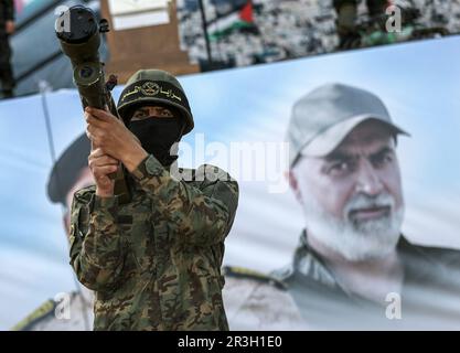 Gaza, Palestine. 19th May, 2023. Islamic Jihad fighter takes part ...