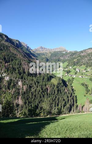 Davedin Valley and Padon Group Stock Photo - Alamy