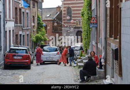 Typische Lütticher Strasse mit Backsteinhäusern: Rue Voliere ...