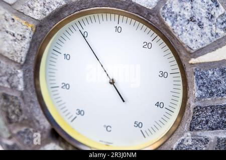 Below zero Celsius according to analog thermometer Stock Photo - Alamy