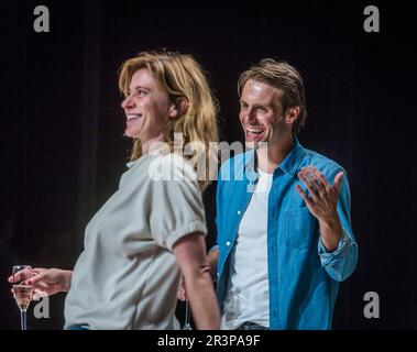 Caroline Peters und Konrad Singer in Yerma von Simon Stone (SchaubÃ¼hne ...