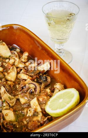 tapa de calamar fresco , Pica-Pica, Sa Rapita, Mallorca,Islas Baleares ...