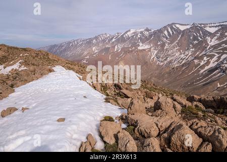 M Goun mountain range from Aghouri crest Stock Photo - Alamy