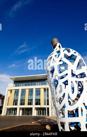 "Bottle o' Notes' sculpture by Claes Oldenburg (1993) in the ...
