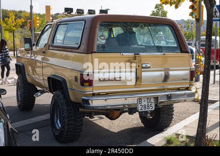 High angle rear view of a modified Range Rover Classic. Features ...