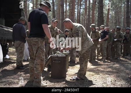 Kyiv Oblast, Ukraine. 25th May, 2023. Members of Ukraine's regular ...